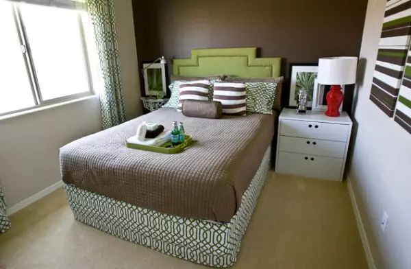 Narrow bedroom design