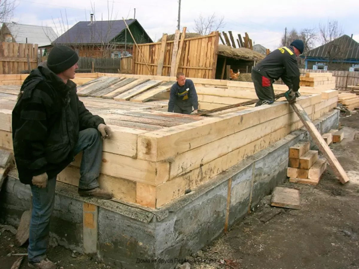 Tecnología de construcción de casa de madera