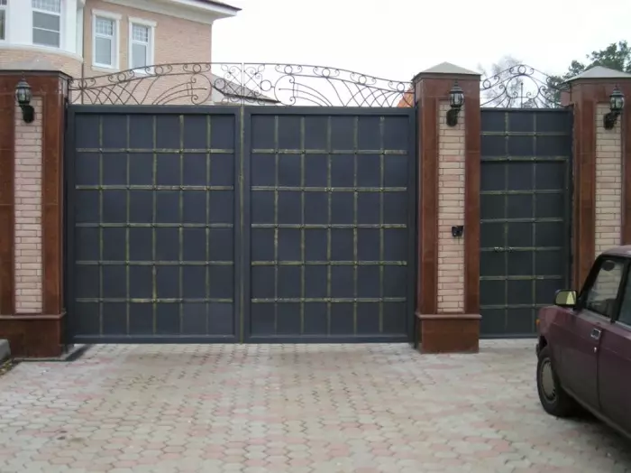 Portão com um portão para uma casa particular + foto 10555_2