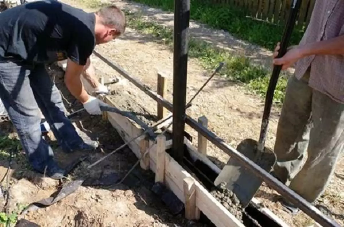 Hur man gör poler för staket 10584_1