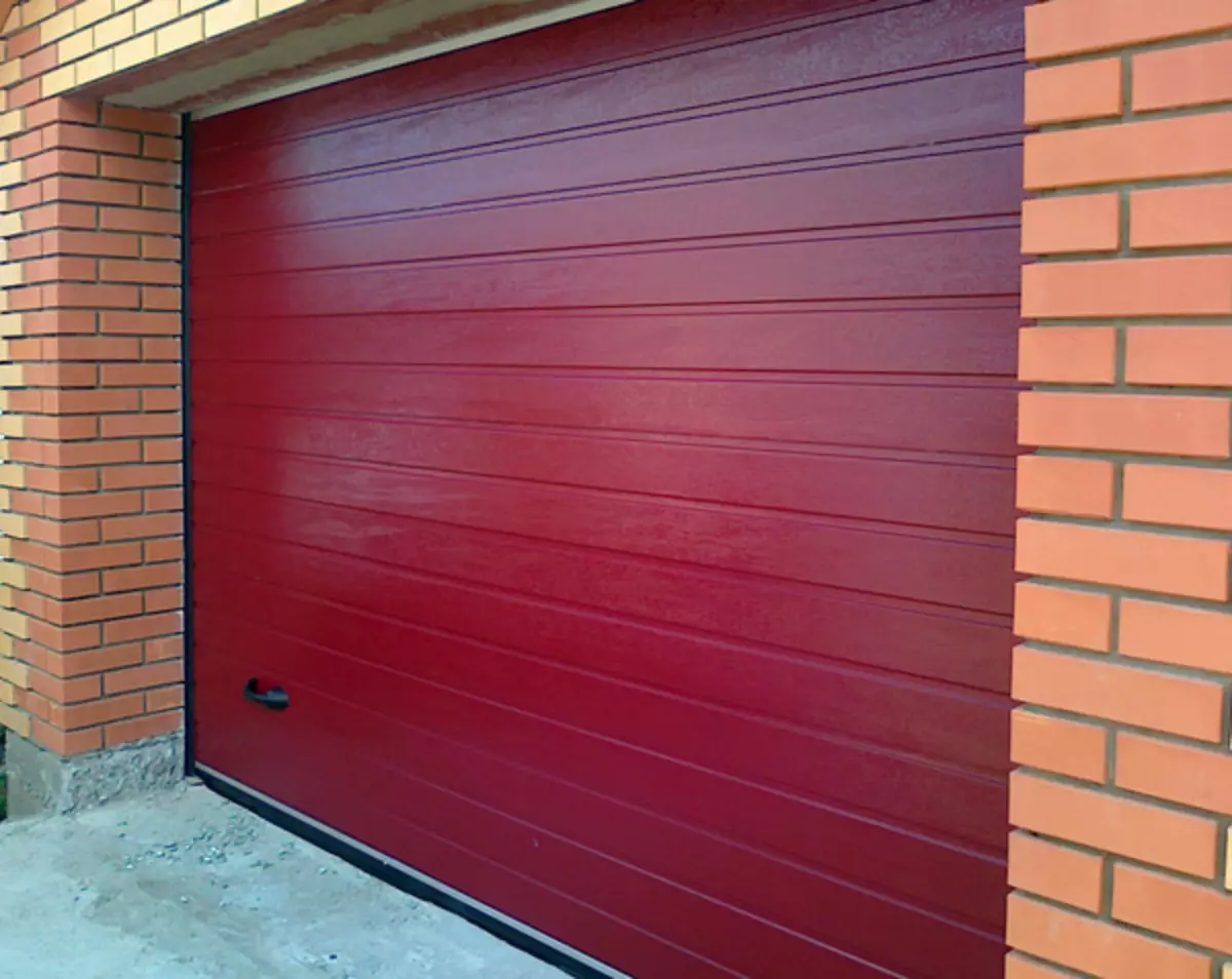 Garage-porta alute 10599_1