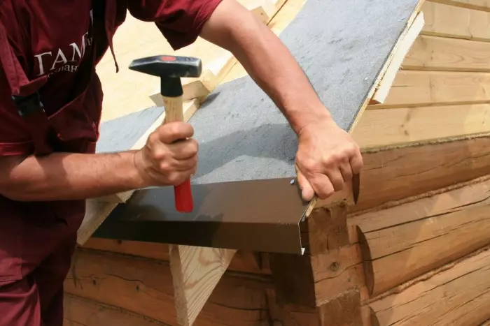 Πώς να φτιάξετε μια οροφή από ασφαλτικά πλακάκια 10741_9