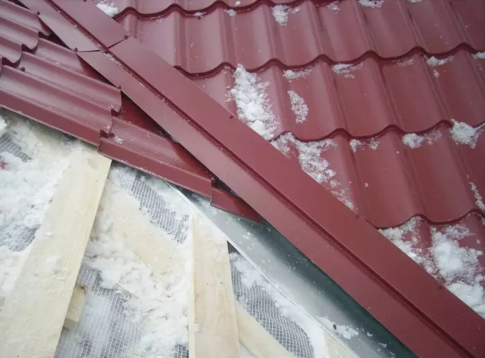 Paano maglakad ng corrugated roof. 10763_8