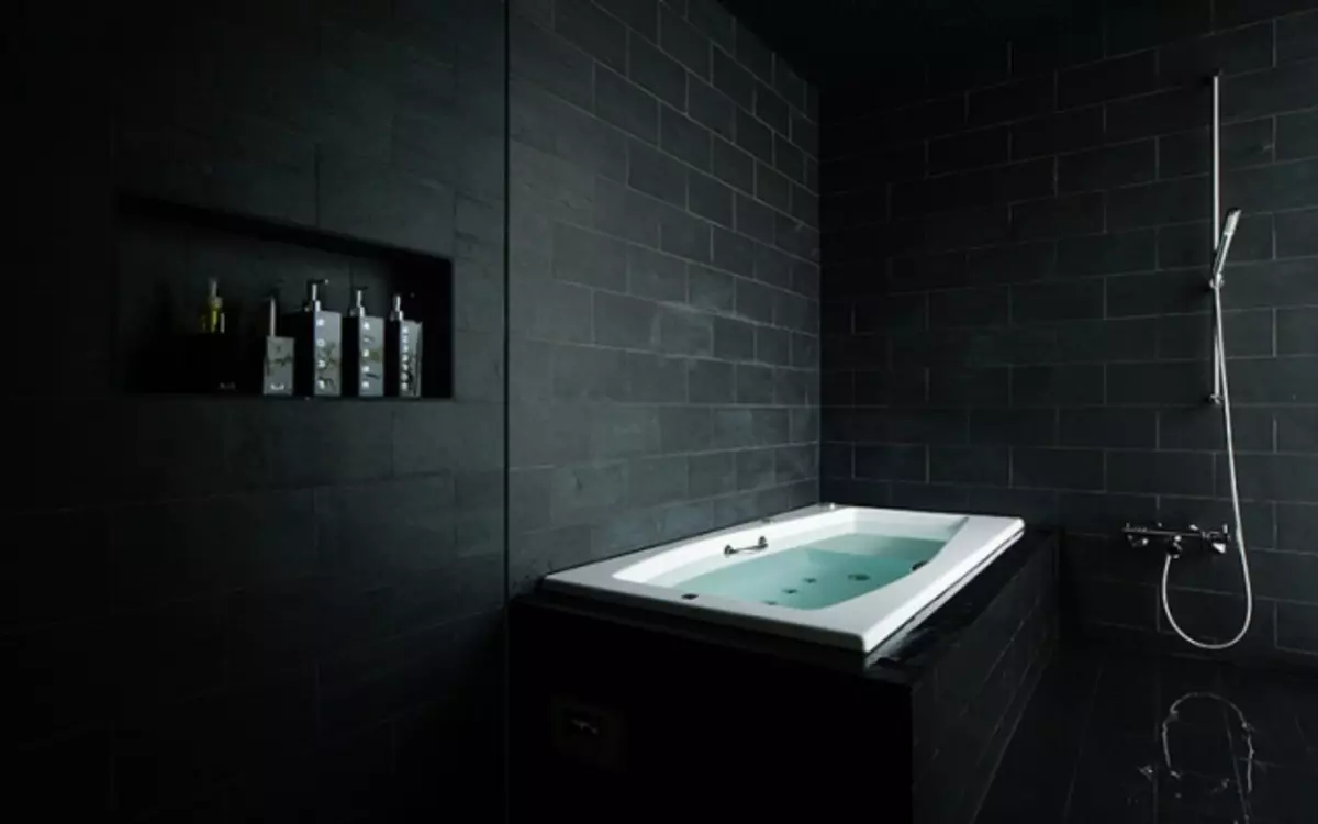 Dark Design ng Banyo