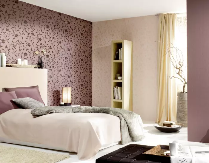 Kamar tidur interior dengan wallpaper dua jenis + foto 1083_15