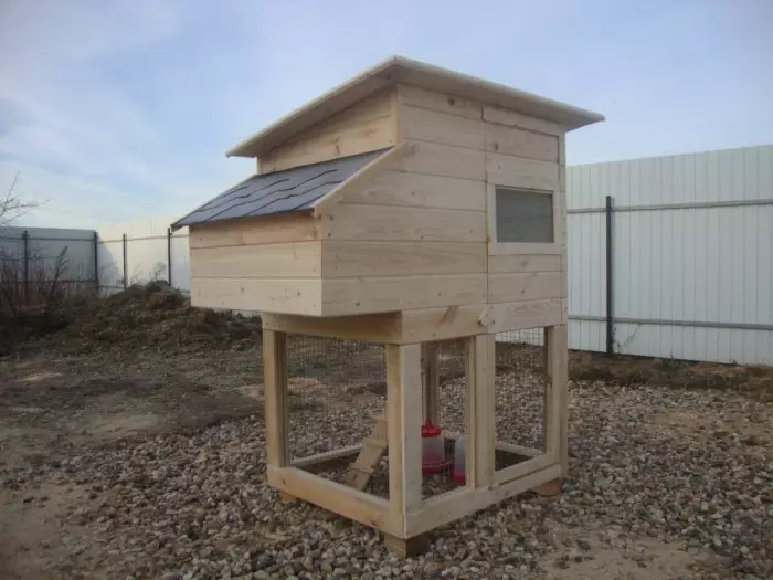 Chicken coop for broilers with their own hands 10889_6