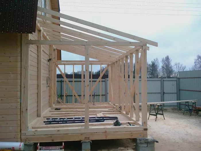 Ako vybudovať verandu s vlastnými rukami 10933_7