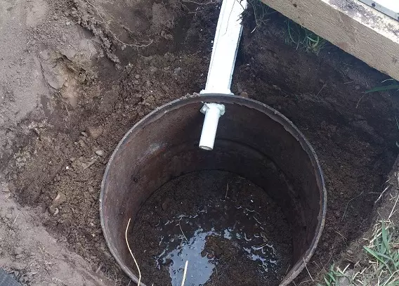 Исцедување на вода под бања 10955_11