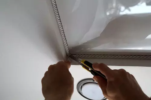 Декоративна кабела за опънати тавани: Монтаж и снимки