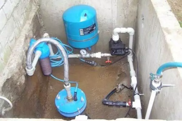Instalação do hidroacumulador para sistemas de abastecimento de água com suas próprias mãos 11355_8