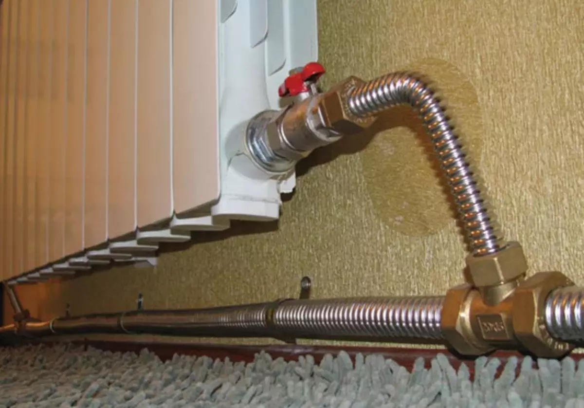 Pemanasan kabel dari boiler di rumah pribadi 11536_11