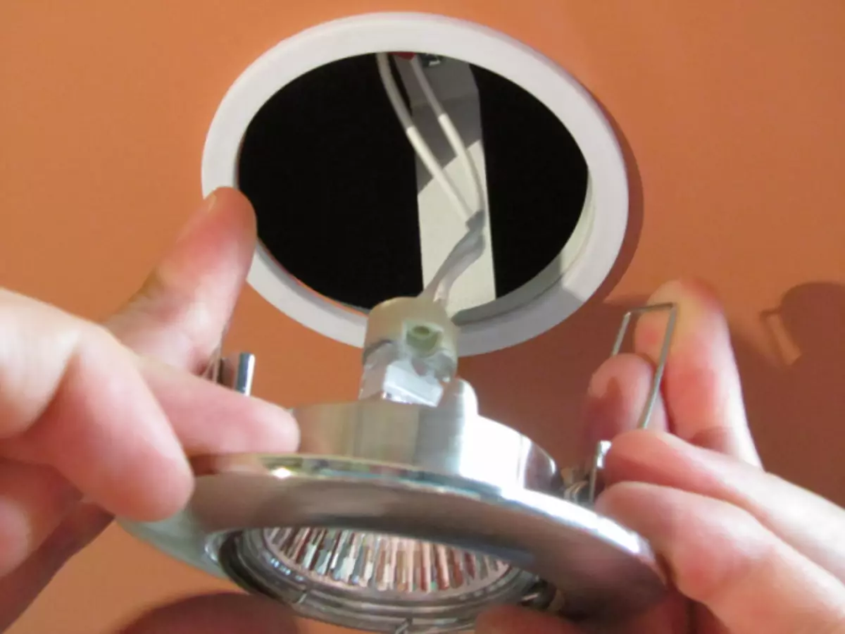 Плафонске ЛЕД лампе уграђене у гипс картон: пречник и уградња