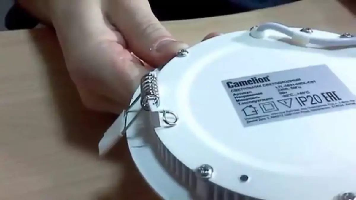 Почта тактага салынган түшәмле LED лампалары: диаметры һәм урнаштыру