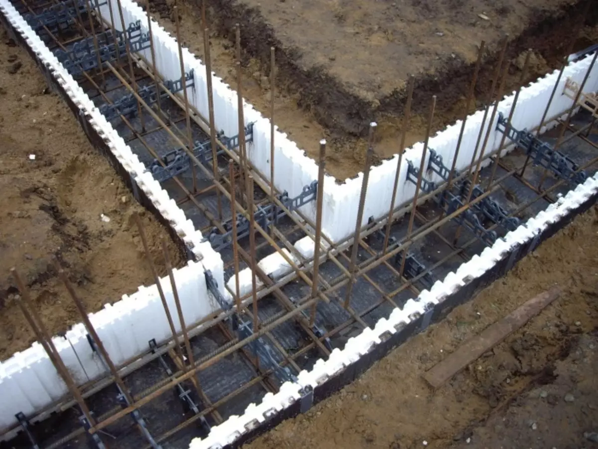 Formwork manufacturing for foundation. 11588_5