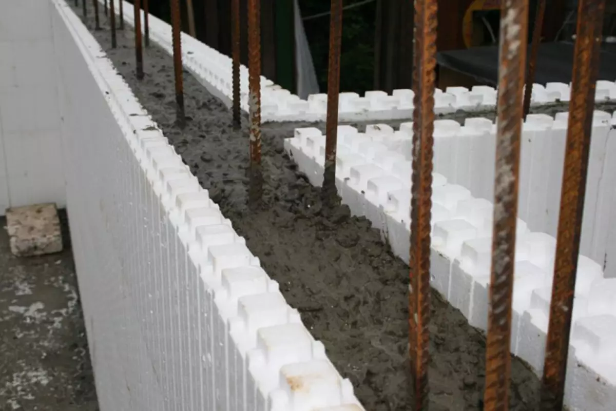 Non-removable polystyrene formwork. 11590_1