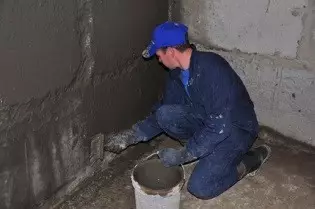 Materjali għall-waterproofing fondazzjoni 11681_4