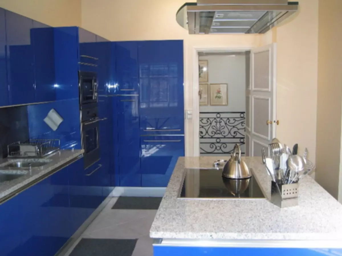 Baltā zilā virtuve interjerā + foto 12251_6