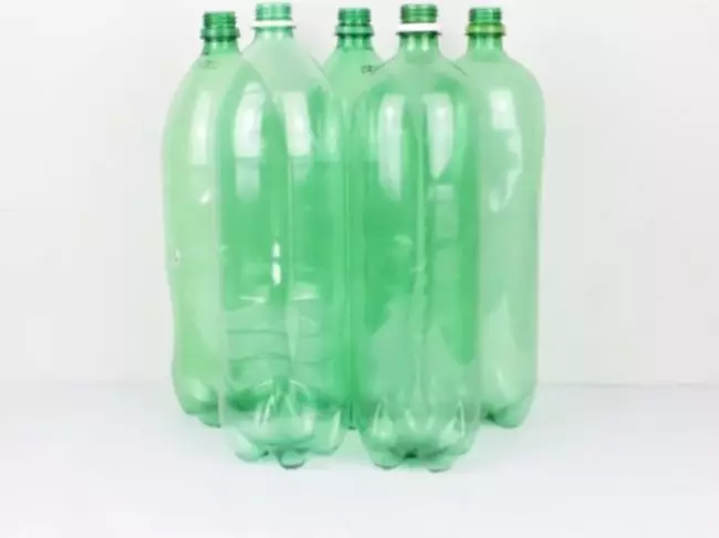 Como facer unha vasoira de botellas de plástico paso a paso 12396_2