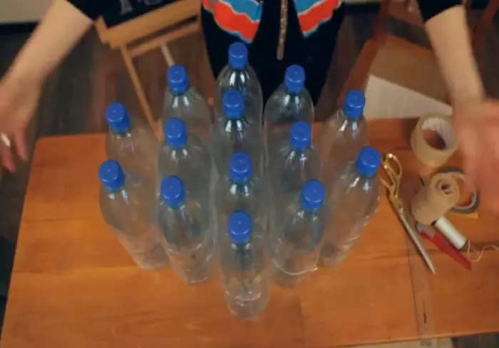 Putika de garrafas de plástico com suas próprias mãos passo a passo 12402_5