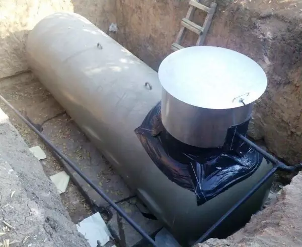 Sistema de subministrament d'aigua de la casa privada amb tanc acumulatiu 12672_3