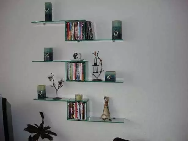 Wall shelves + photo