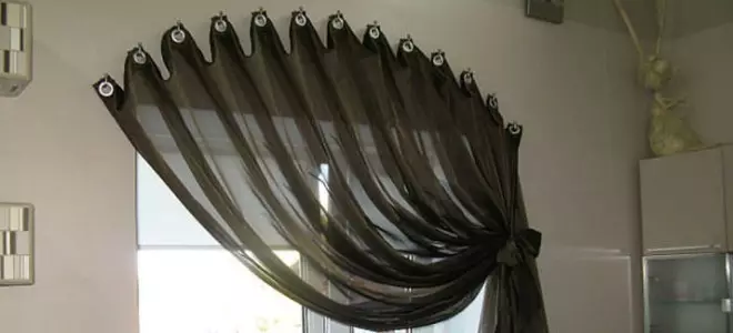 Como pendurar cortinas sem cornija 12724_1