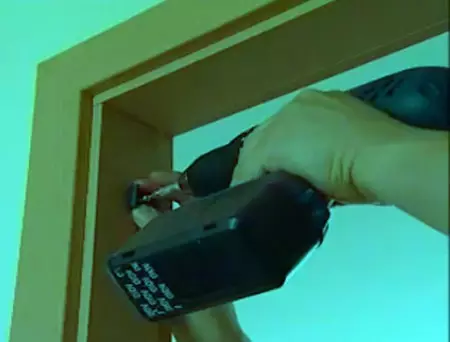 Como instalar a porta gaita com suas próprias mãos, vídeo, instrução 1447_13