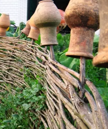 Jak zrobić pleciony ogrodzenie z własnymi rękami z winorośli + zdjęcie i wideo 1500_16