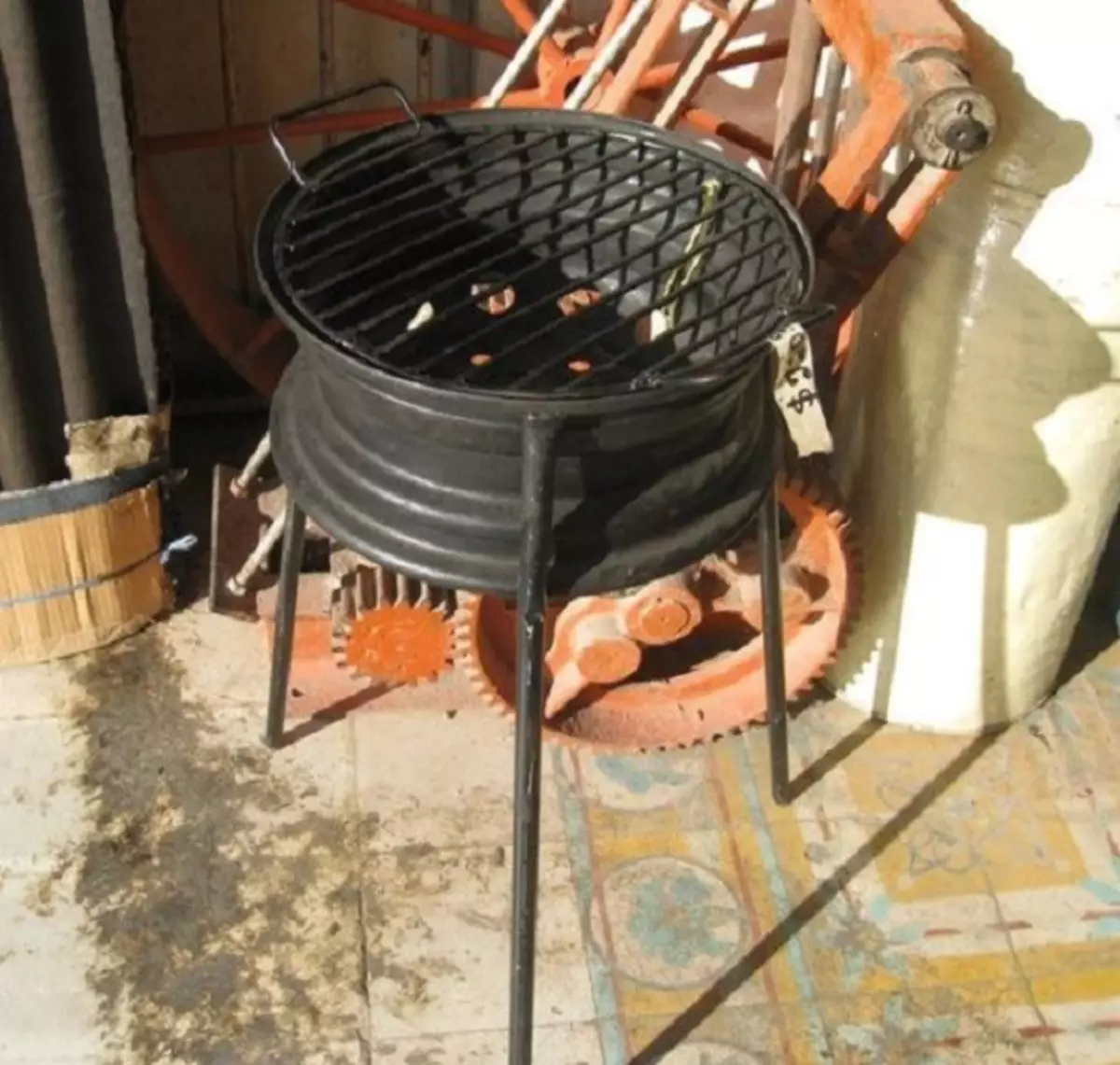 Ukwenza i-barbecue ngezandla zakho + ifoto 15686_10