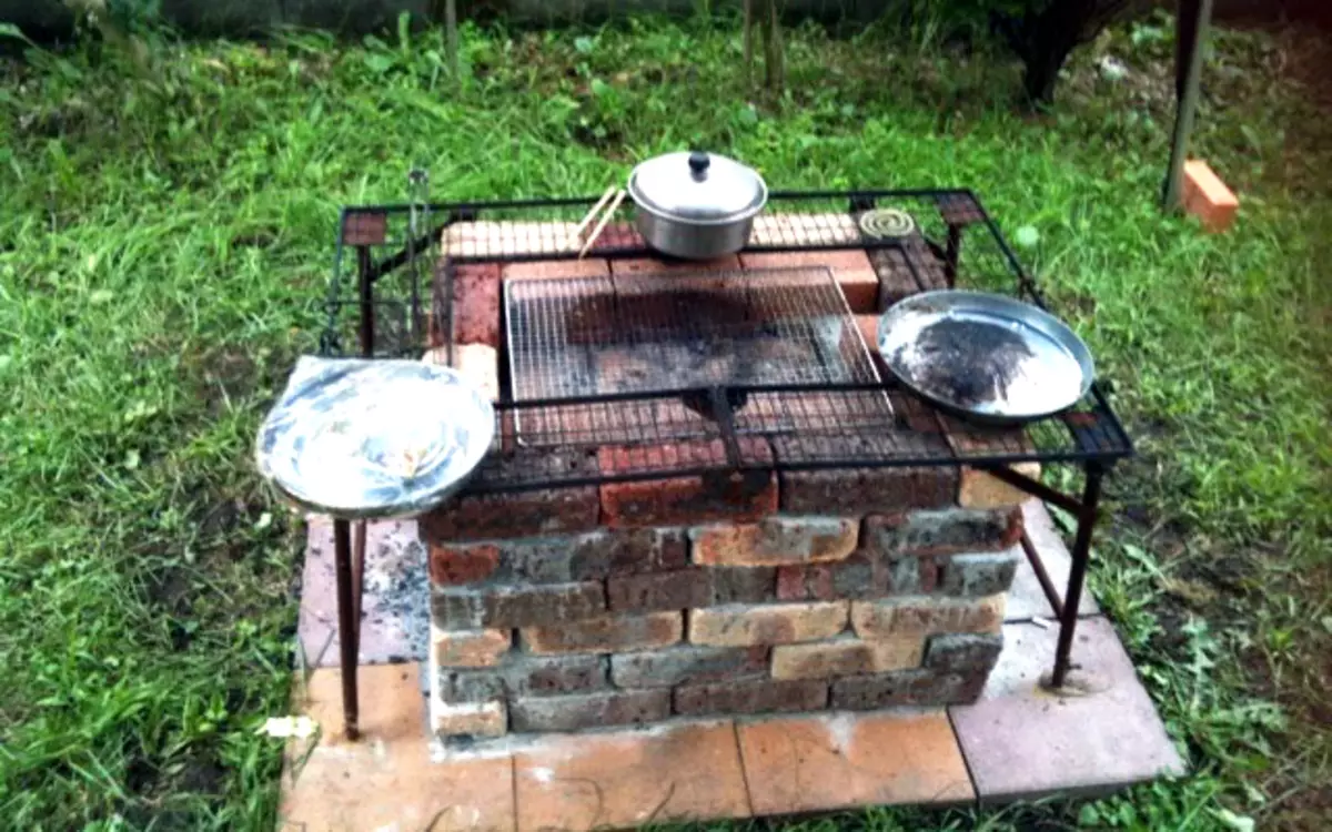 Ukwenza i-barbecue ngezandla zakho + ifoto 15686_2