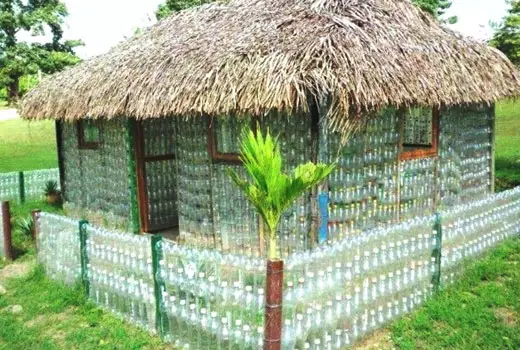Make a plastic bottle house 1576_4