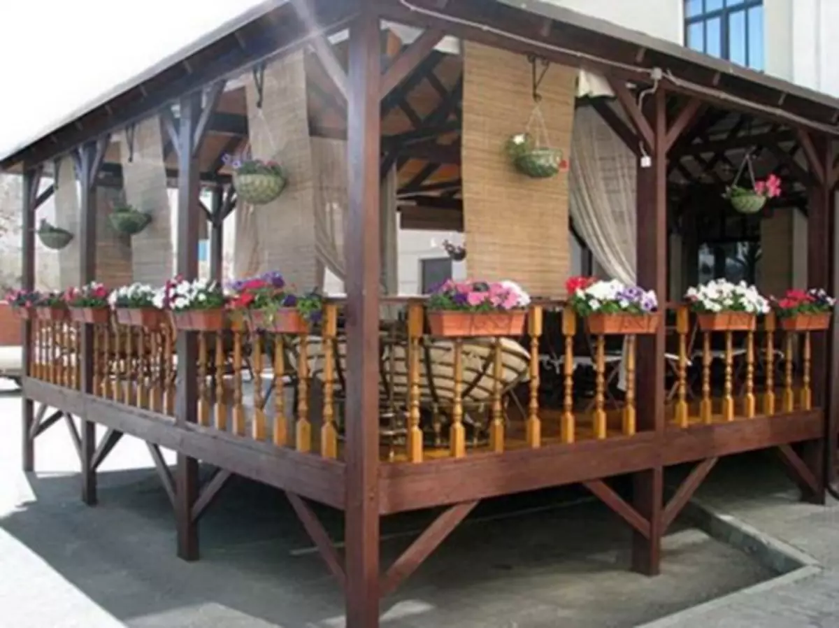 Buksan ang veranda na naka-attach sa bahay: mga proyekto, modernong disenyo + larawan 1585_2