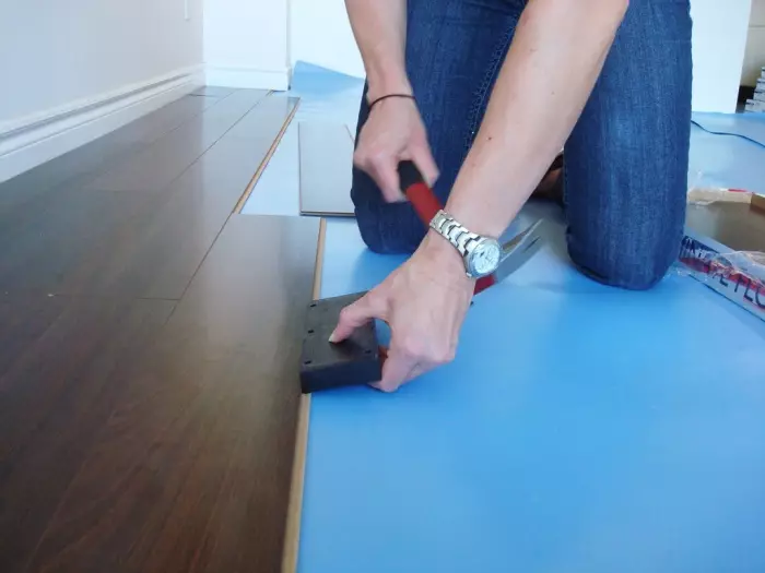 Laying laminate with your own hands + video 16022_10