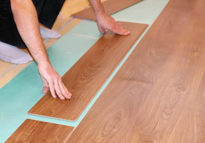 Laying laminate with your own hands + video 16022_9