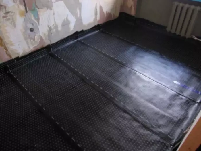 Waterproofing floor under the tie 16030_9