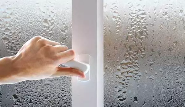 Comment se débarrasser du condensat sur des fenêtres en plastique du côté de la pièce 1619_3