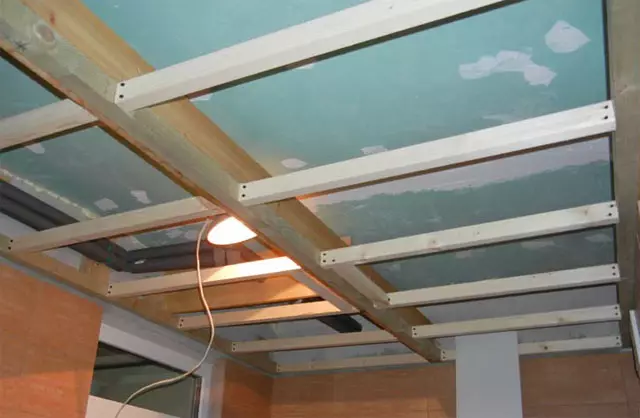 Pannello PVC per soffitto: installazione, fissaggio 16309_17