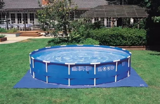 Yazlık havuzları: prefabrik, katlanabilir ve sabit 16408_4