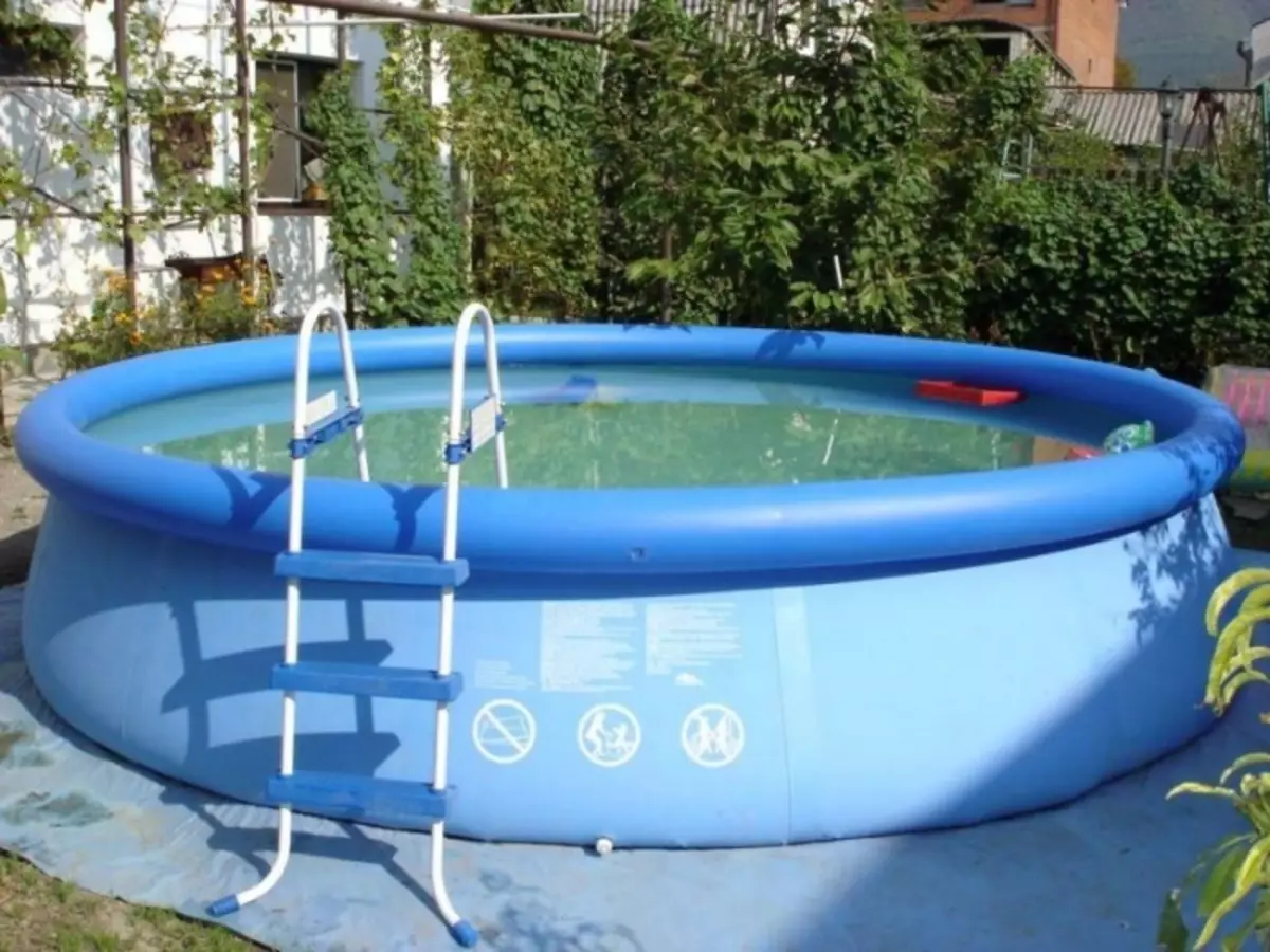 Bazény pro chalupu: prefabrikované, skládací a stacionární 16408_7