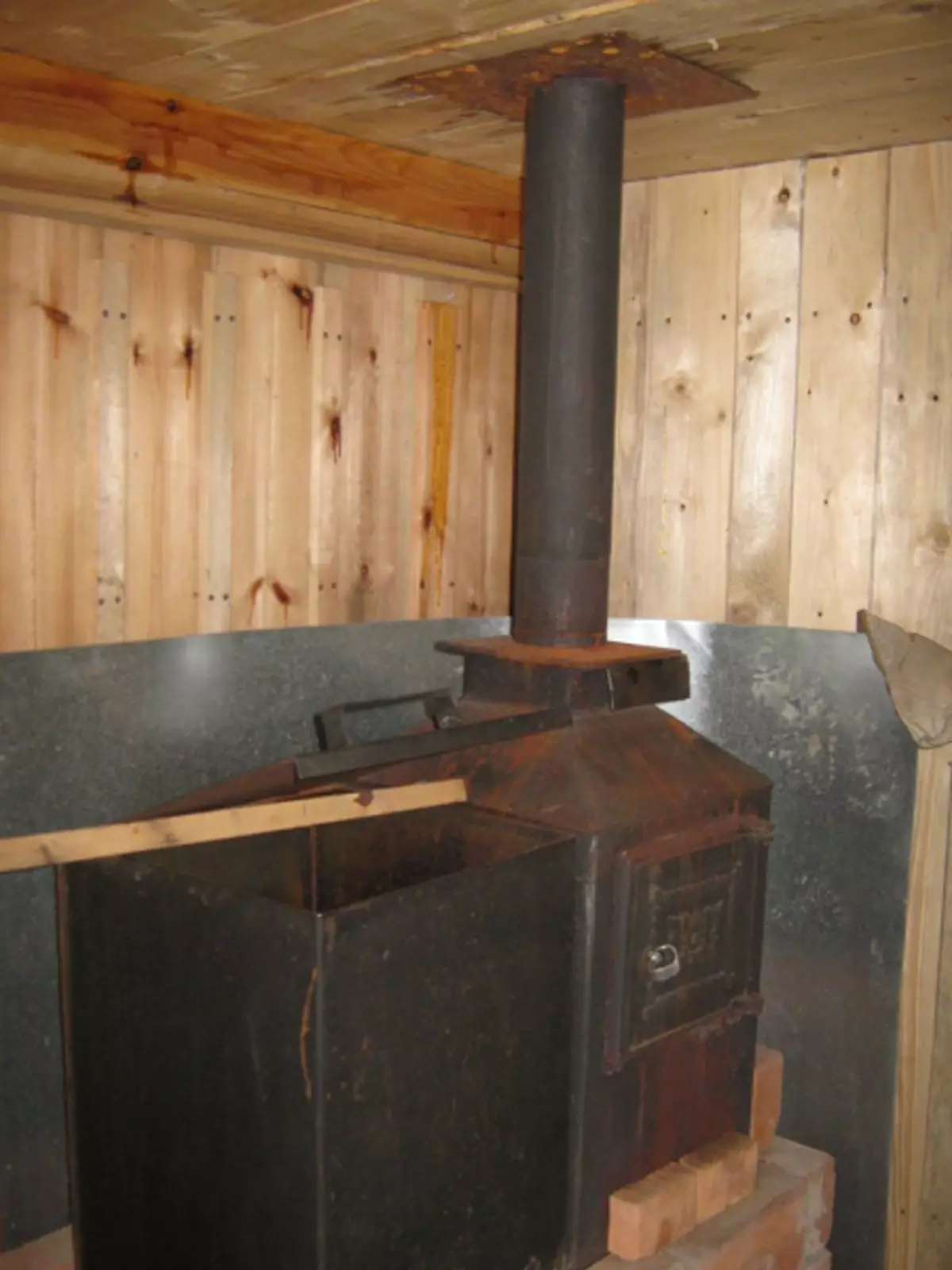 Instalación do forno de ferro fundido no baño 16462_6