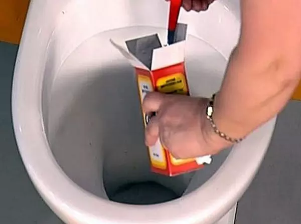 Soda to clean the toilet