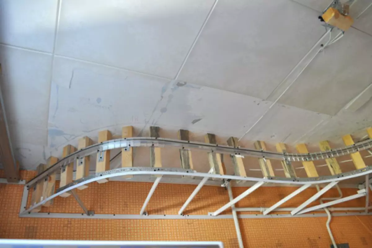 کشش سقف دو سطح در آشپزخانه: براق، مات، طراحی و عکس