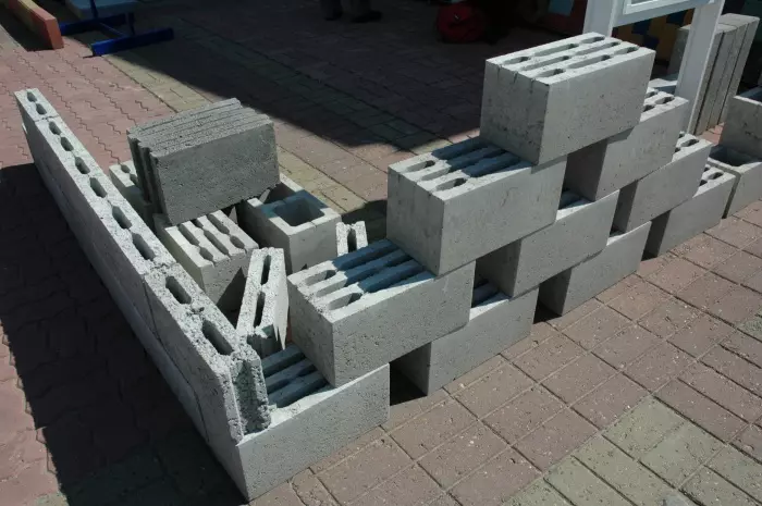 Pokládání keramzitních betonových bloků 19220_2