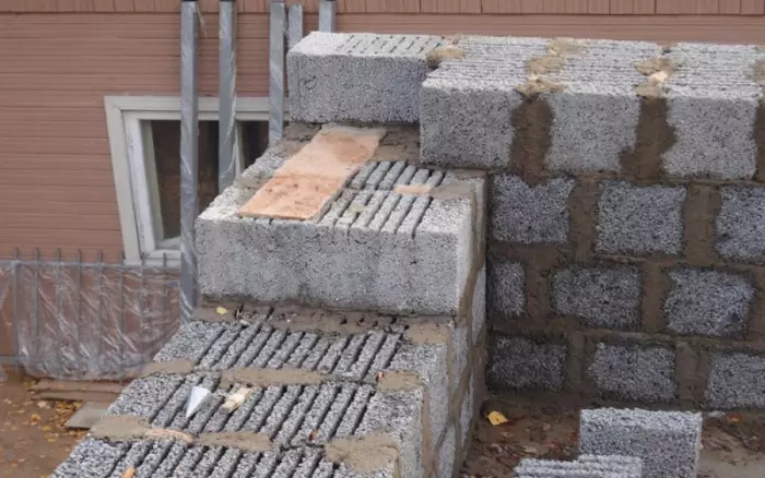 Поставување на бетонски блокови од керамит 19220_7
