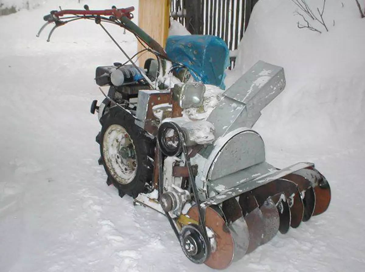 Motoblock φυσητήρα χιονιού