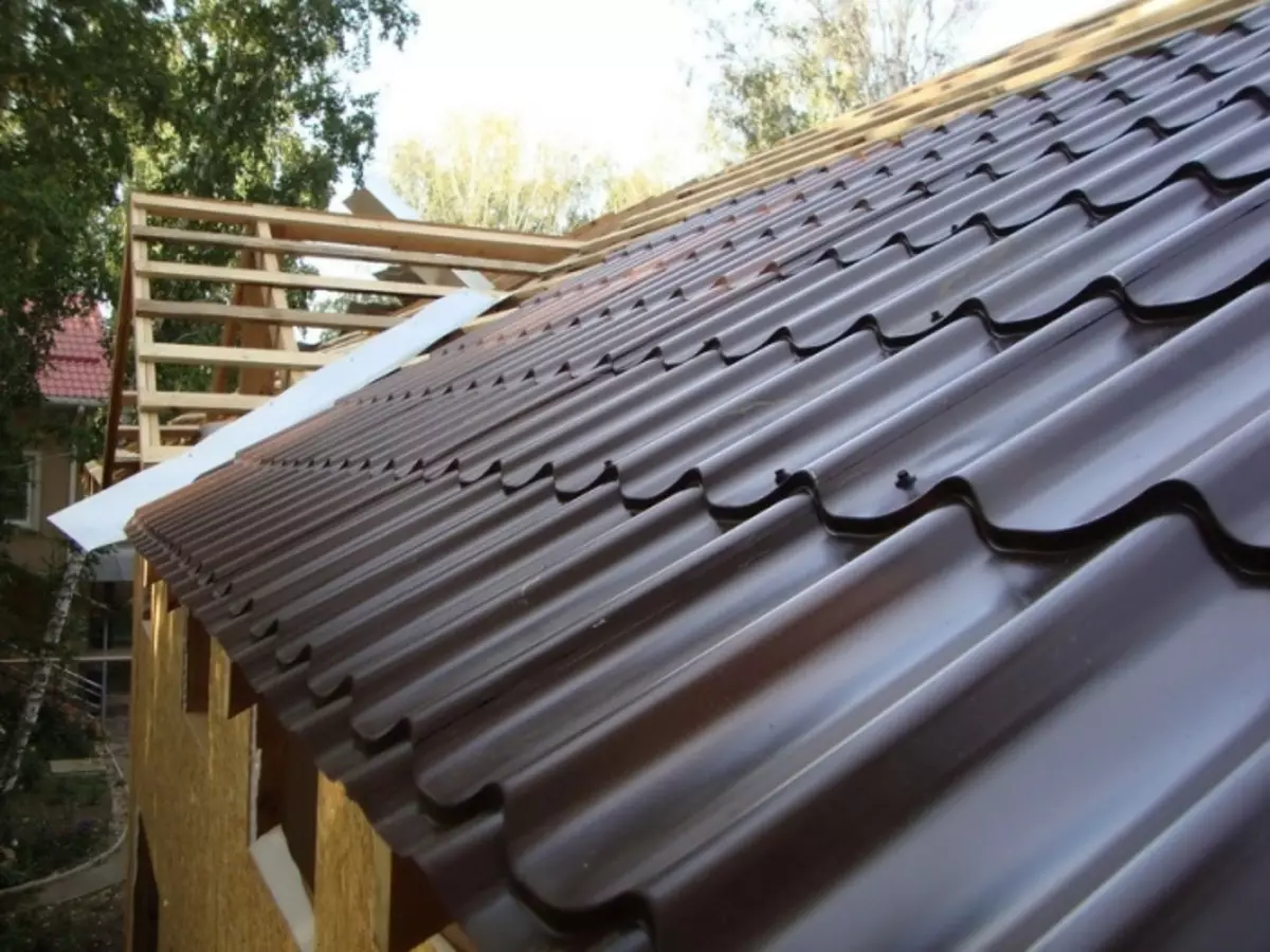 Impermeabilizzazione per tetto sotto piastrelle di metallo