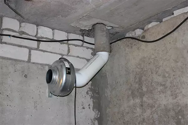 Ventilacija u podrumu u garaži