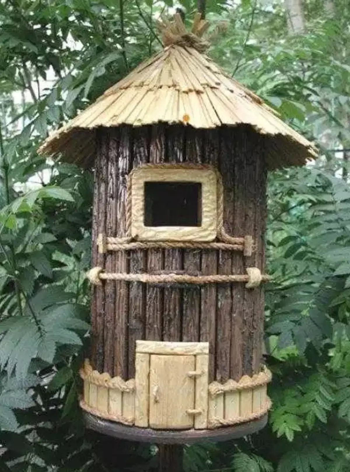 Birdhouse de lemn: Cum să-l faci singur, desene, scheme, fotografii