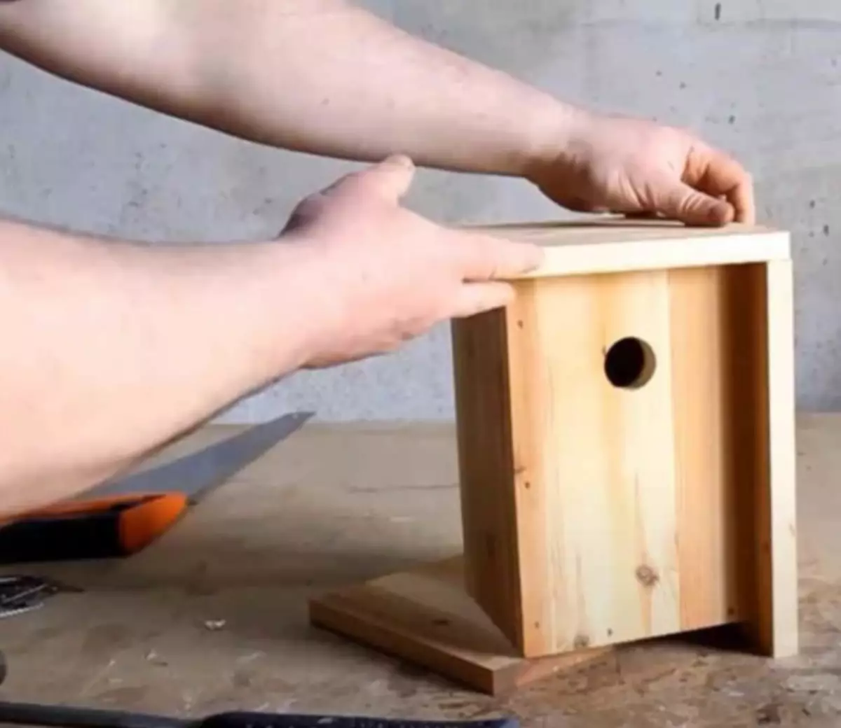 Birdhouse of wood: how to make it yourself, drawings, schemes, photos