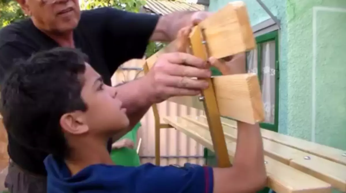 Како да направите градина продавница од профил цевка со свои раце